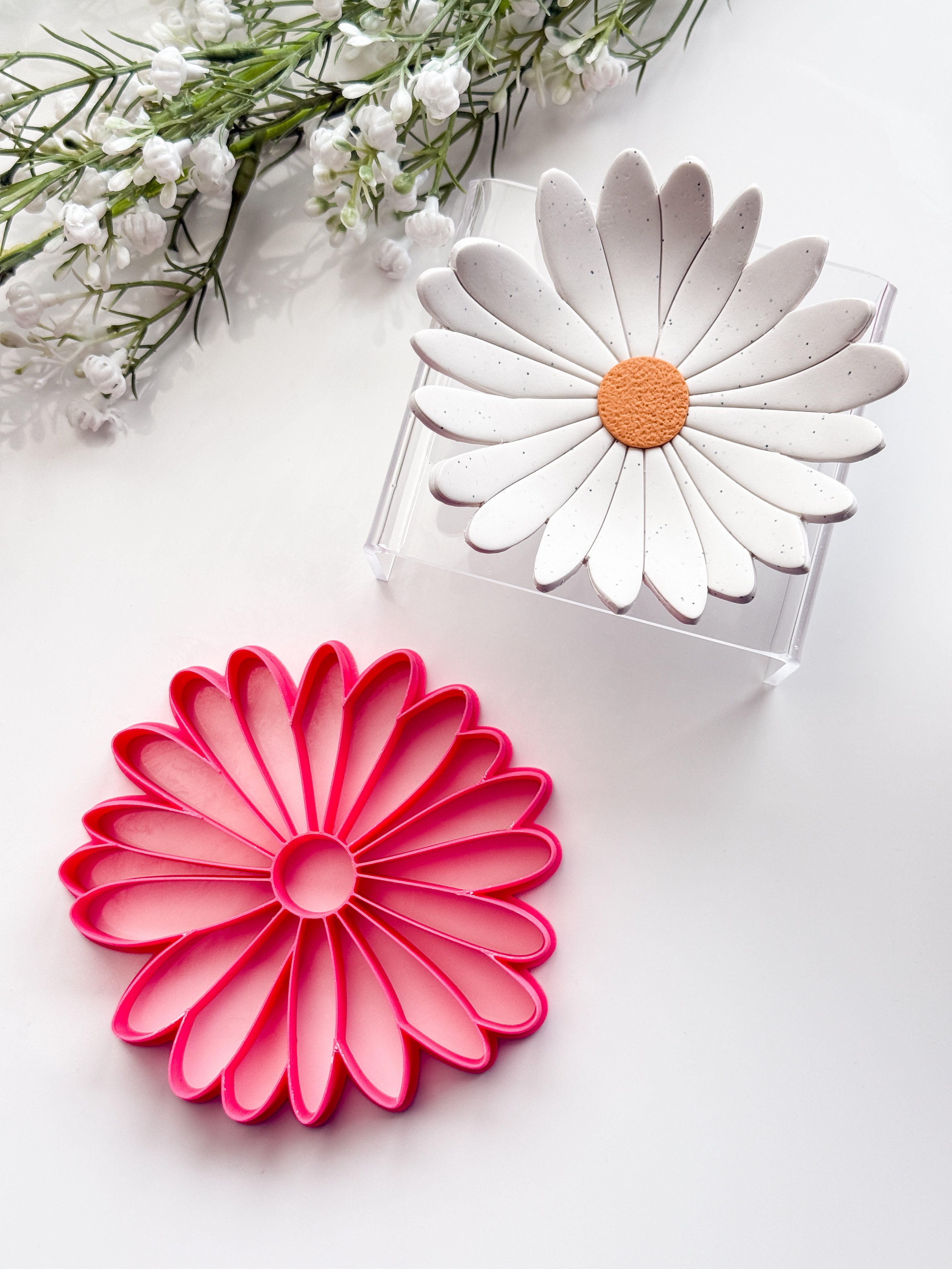 Daisy #2 Trinket Dish/Coaster Clay Cutter PCC1596 – Tera Clay